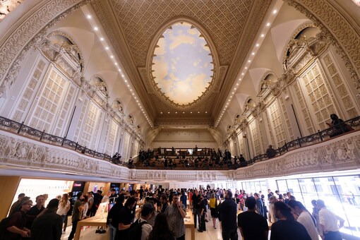 Apple Restores Los Angeles' Historic Tower Theatre to Open Its Latest ...
