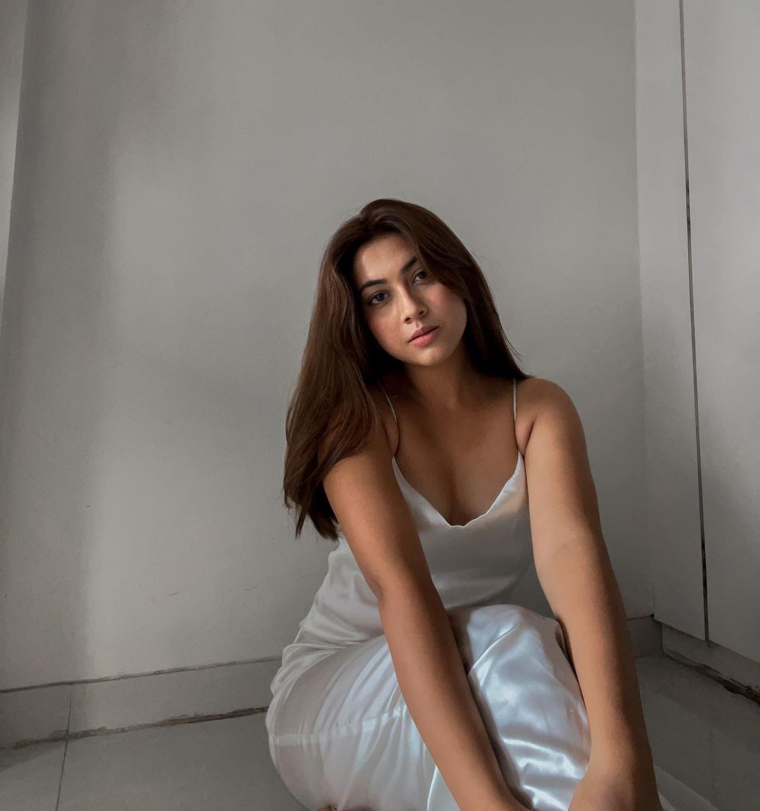 Reem Shaikh Stuns With Her Sultry Looks On Social Media Check Out Her Sexy Pictures News18