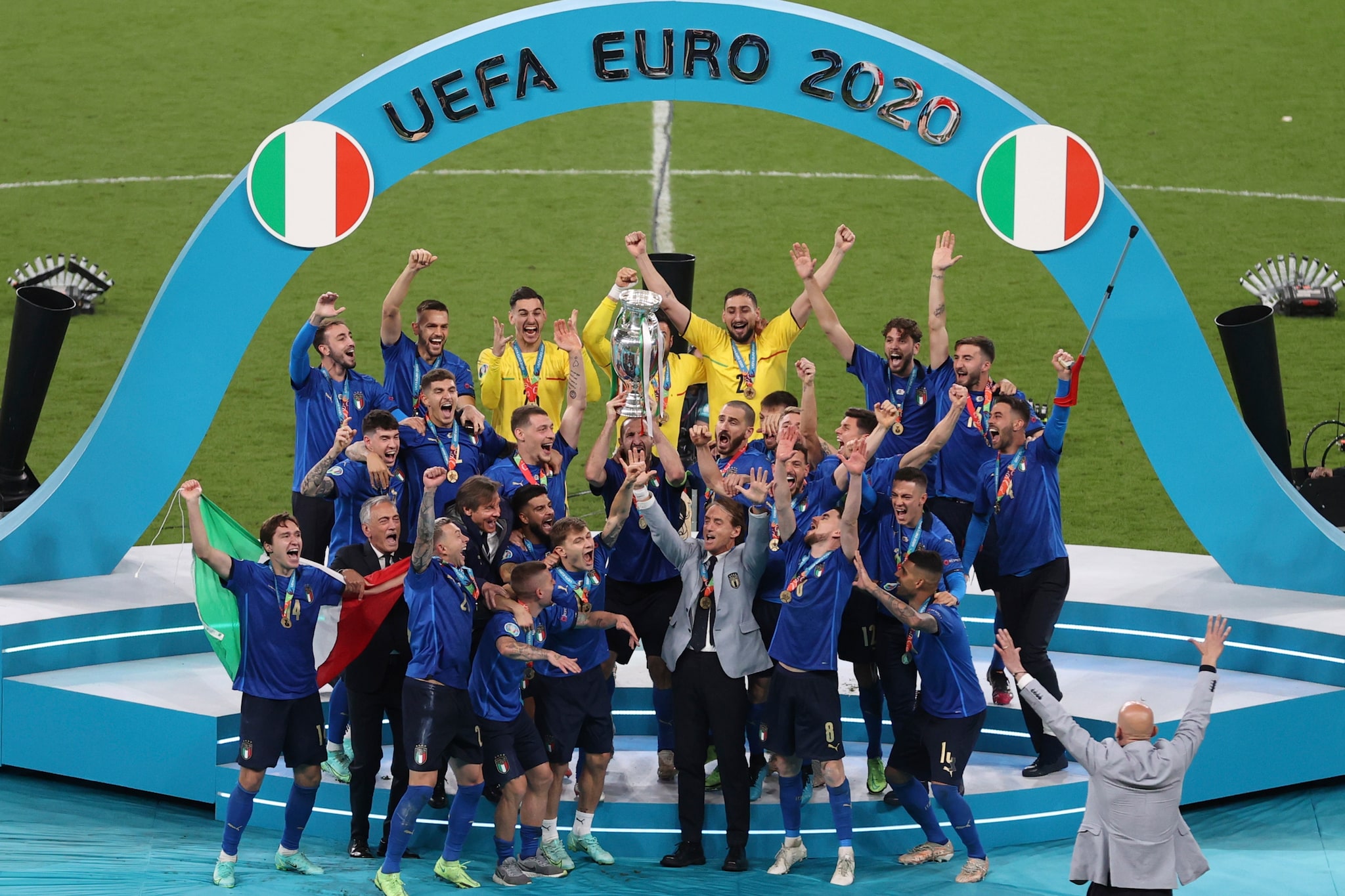 IN PICS: Italy Players Celebrate UEFA Euro 2020 Triumph in Style - News18