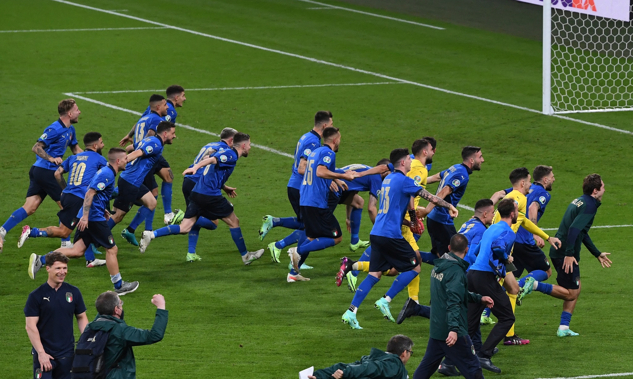 IN PICS: Italy Players Celebrate UEFA Euro 2020 Triumph in Style - News18