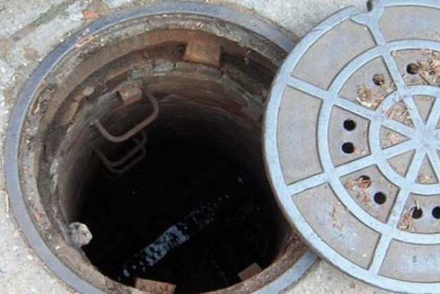 Thane Resident Plants Flowers in Open Manholes For Civic Body to Notice ...