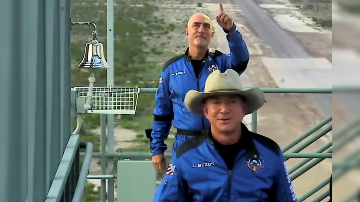 Jeff Bezos Lifts Off on Inaugural Space Voyage in Blue Origin's Space ...