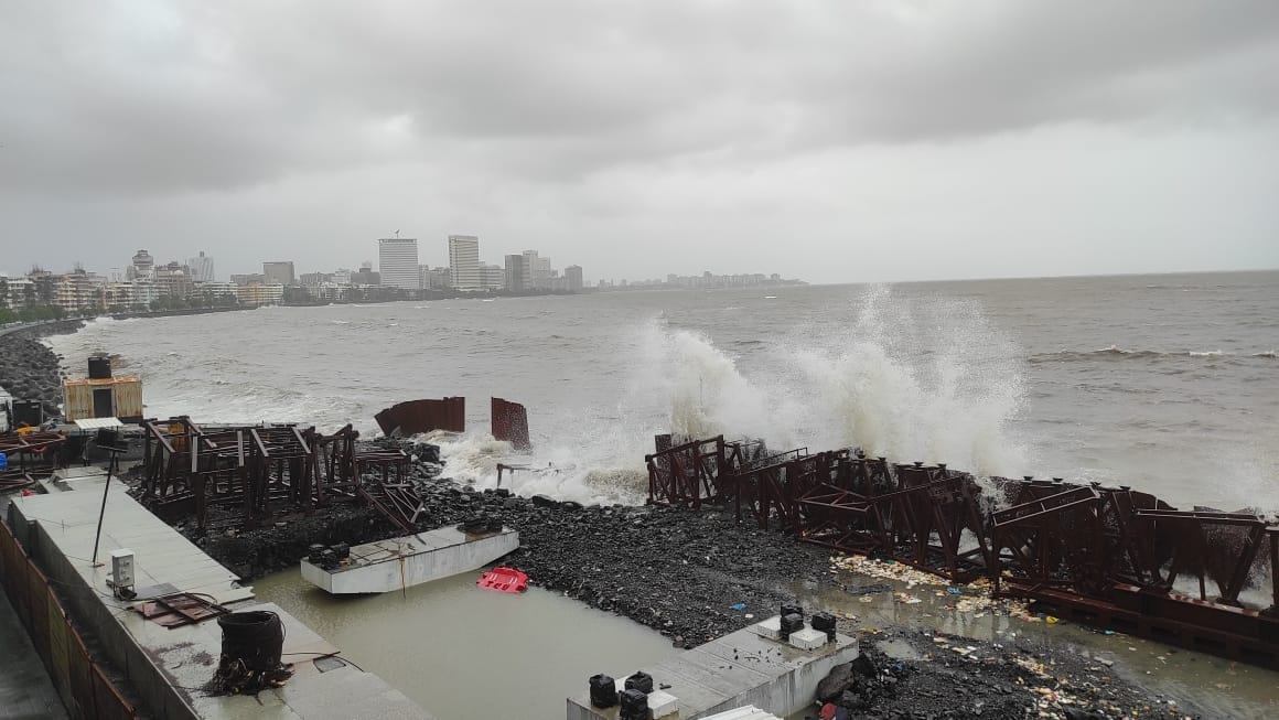 Mumbai Rains: High Tide Hits Marine Drive, Residential Complexes Under ...