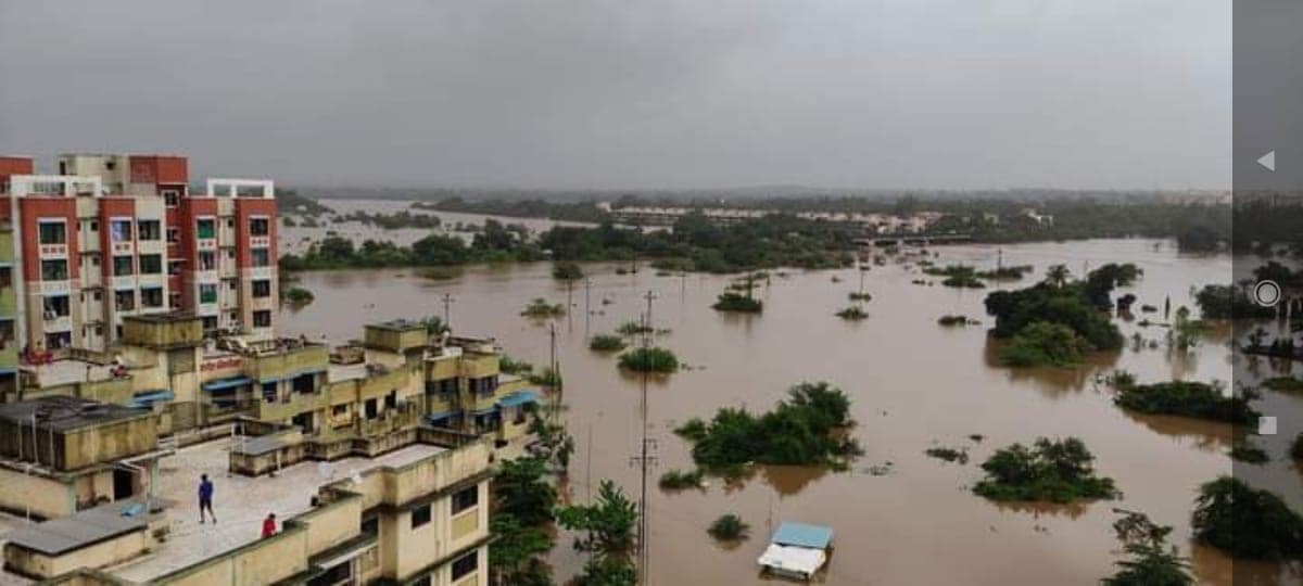 Mumbai Rains: High Tide Hits Marine Drive, Residential Complexes Under Water Amid Heavy Showers ...