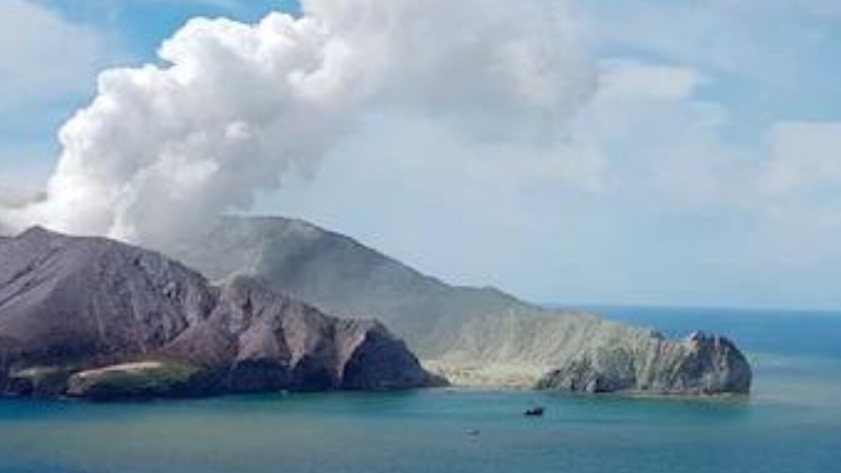 Volcano Beneath Indian Ocean Resembles Lord of the Rings' 'Eye of ...