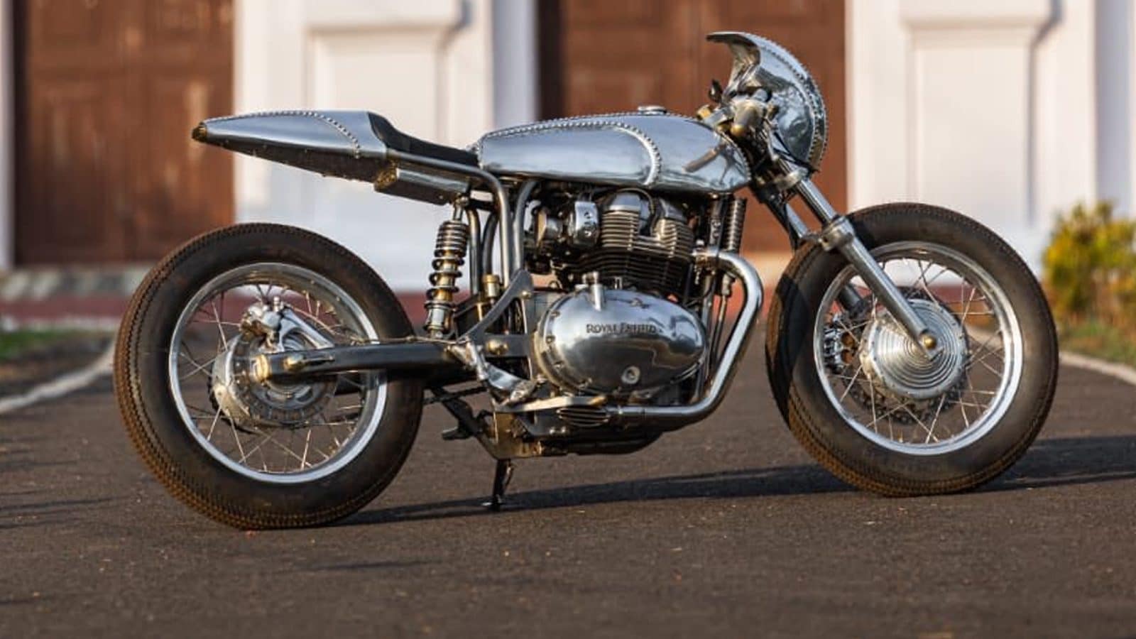 This Royal Enfield Continental GT 650 Cafe Racer has been Modified into ...