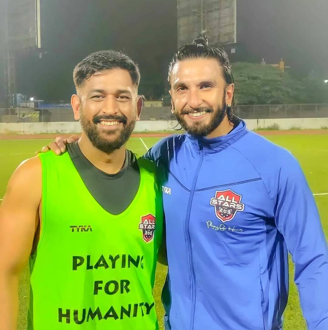 IN PICS: MS Dhoni Poses for the Camera in Team India Retro Jersey - News18