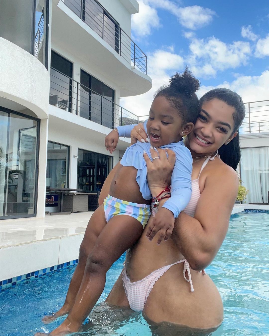 In Pics Andre Russells Wife Jassym Lora Ups The Hot Quotient On Instagram News18