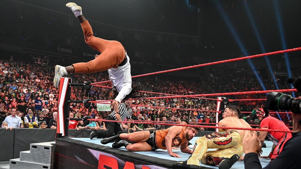 WWE RAW Results: Bobby Lashley Wins Handicap Match, Reginald Retains 24 ...