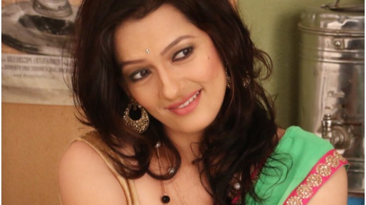 The Real Reason Why Bhabiji Ghar Par Hai Actress Falguni Rajani aka ...