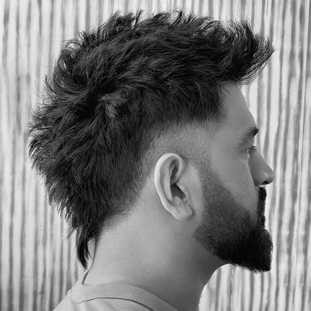 IN PICS: MS Dhoni 's New Hairstyle is Taking Social Media by Storm - News18