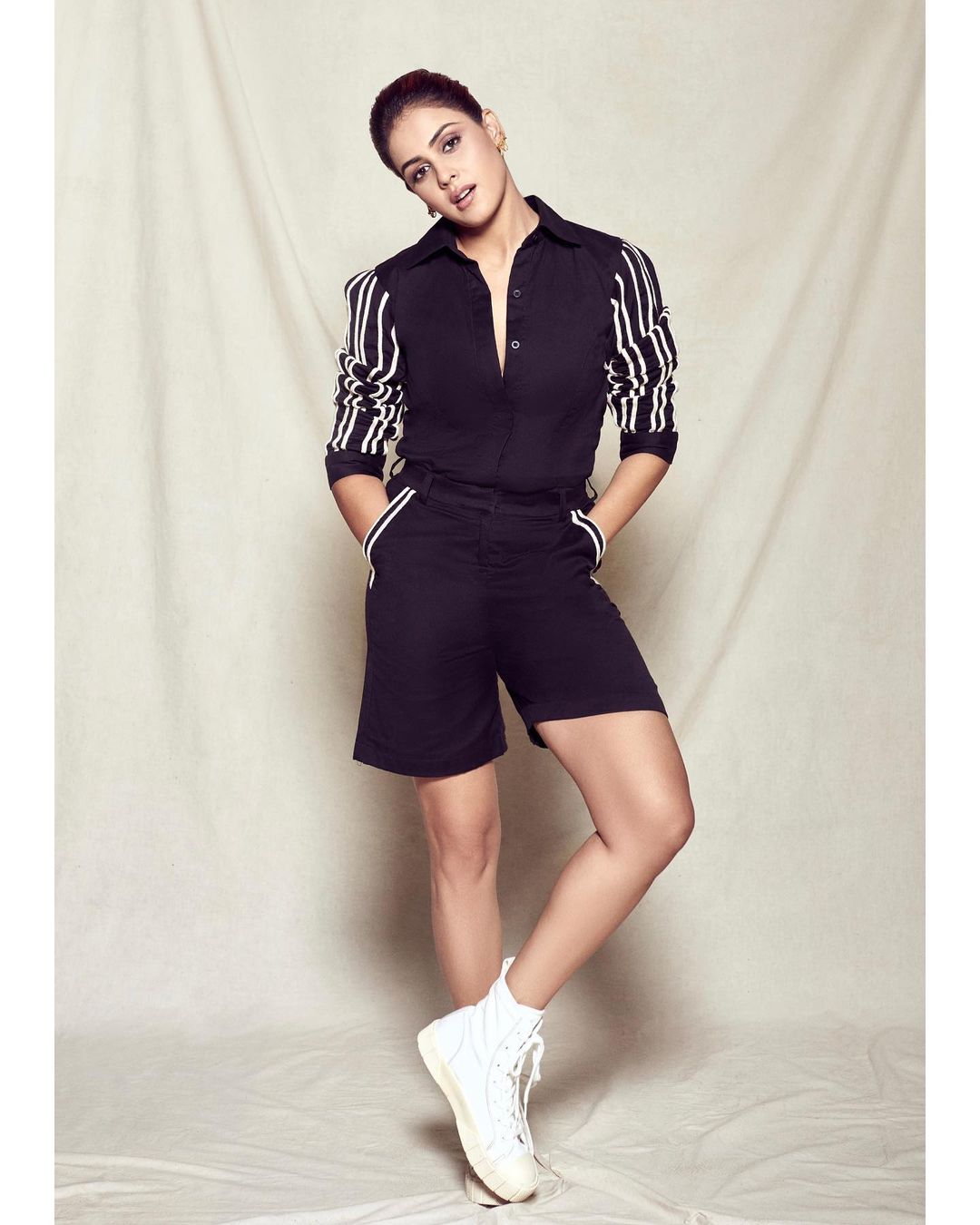 Genelia D'Souza Oozes Elegance In Yellow Saree, Check Out Diva Ace The ...