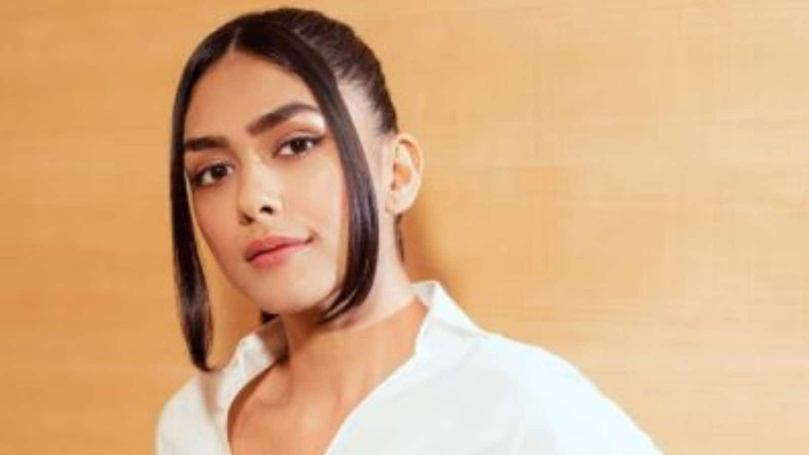 Happy Birthday Mrunal Thakur: A look at Some of Her Refreshing Pictures ...