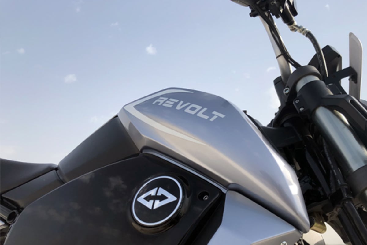 Top 5 Long-Range Electric 2-Wheelers to Buy: Okinawa i-Praise, Benling ...