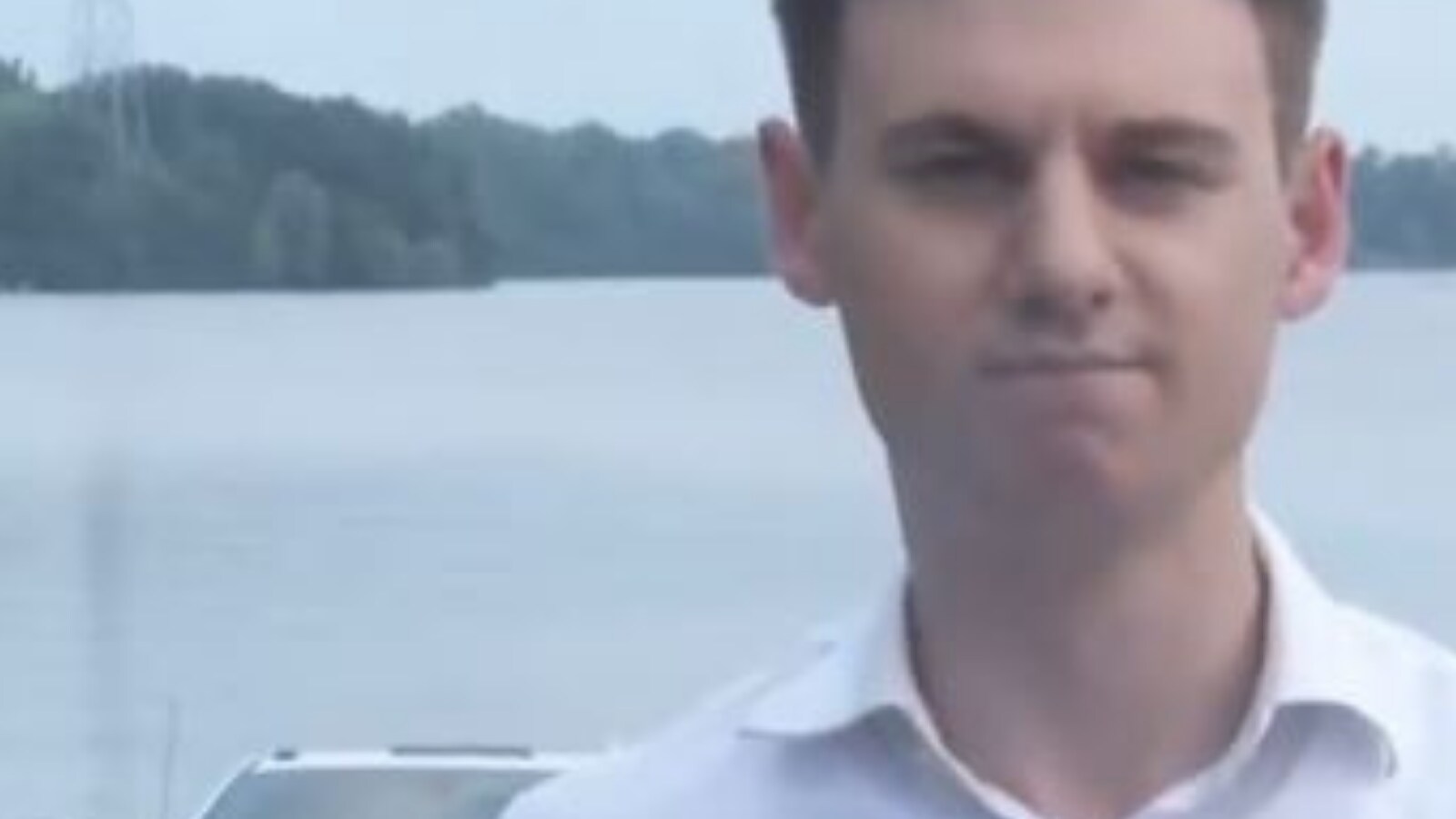 Parked Car Slowly Sinking Into Lake Caught on Live TV, Video Goes Viral ...