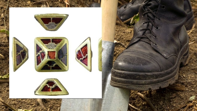 Metal Detector Finds 6th-century Ornate 'Sword Pyramid' in UK Town ...