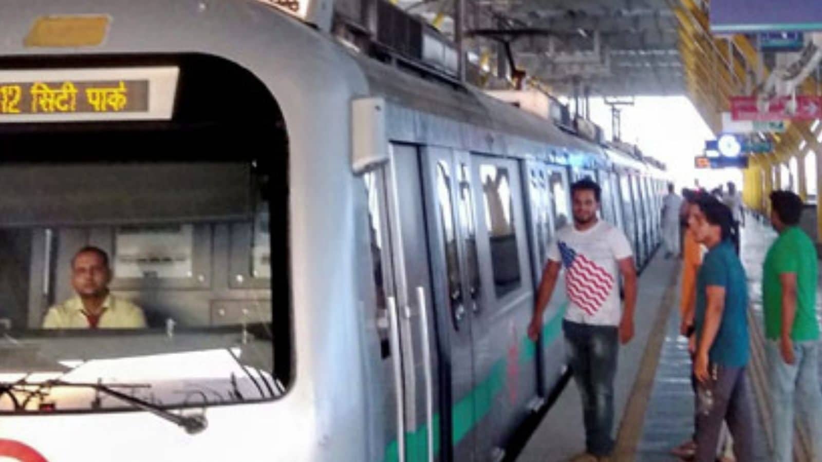 Delhi Metro Unveils First Refurbished Train After First-ever Mid-life ...