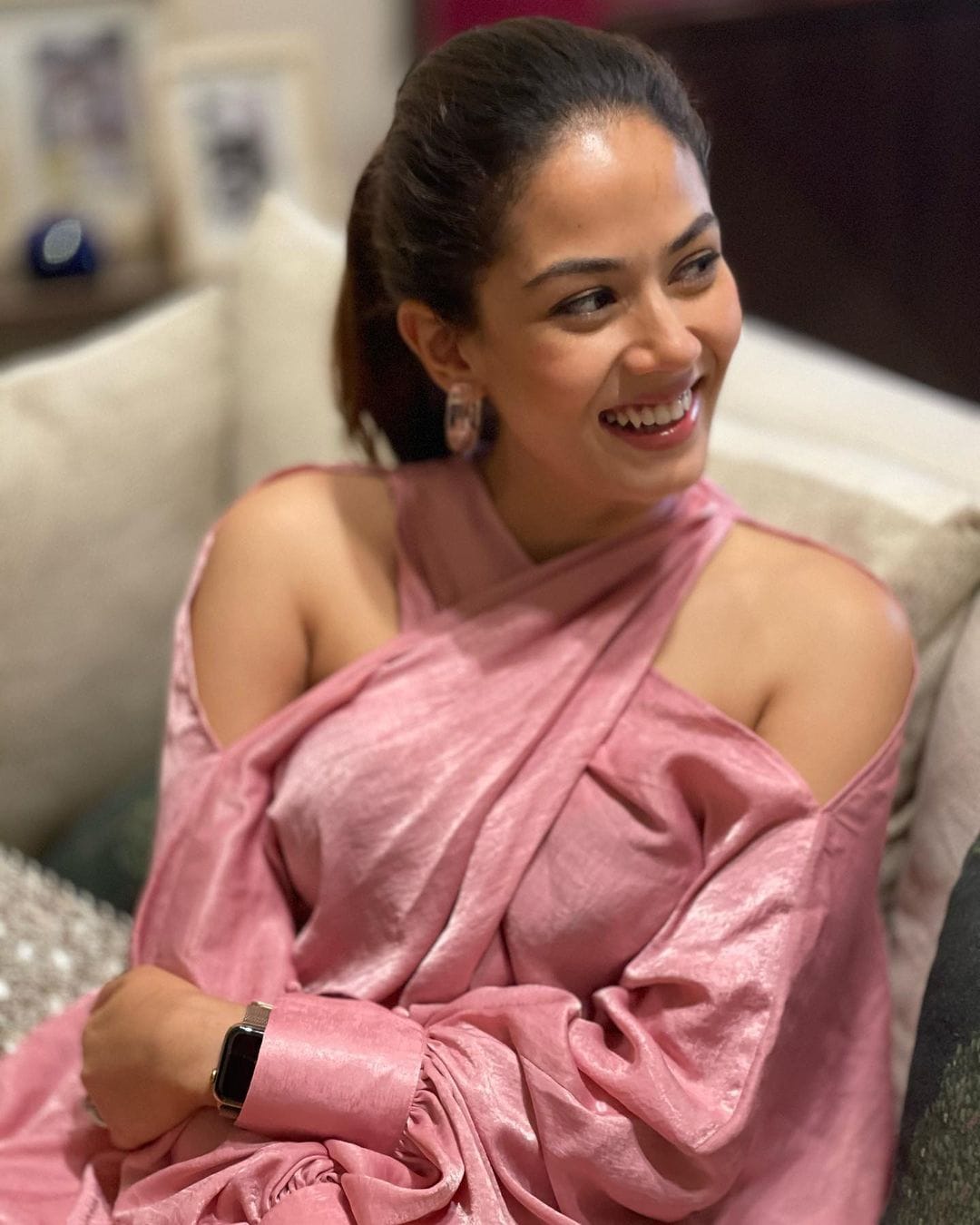Mira Kapoor Flaunts Toned Figure In Monochrome Photoshoot, See The Star ...