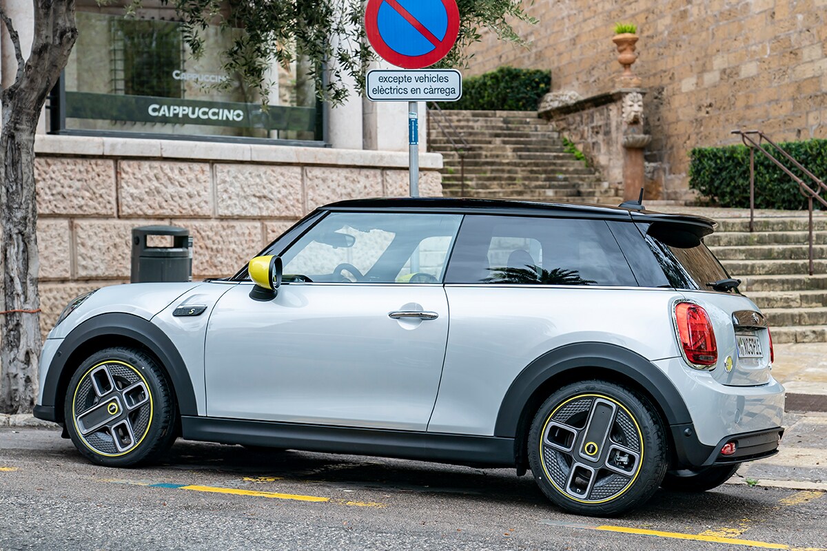 In Pics: Mini Cooper SE Electric, See Detailed Images of Design ...