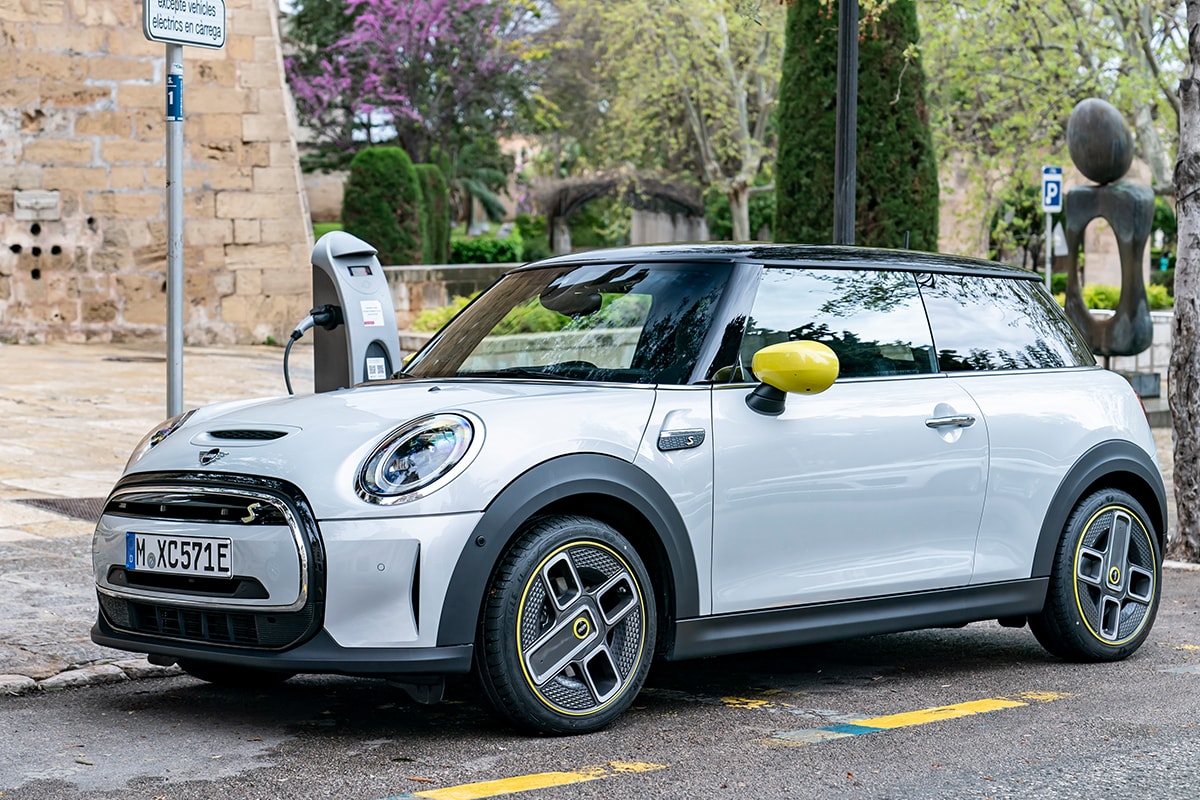 In Pics: Mini Cooper SE Electric, See Detailed Images of Design ...