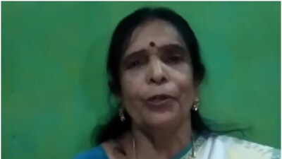 'Itni Shakti Hame Dena Daata' Singer Pushpa Pagdhare Shares Her ...