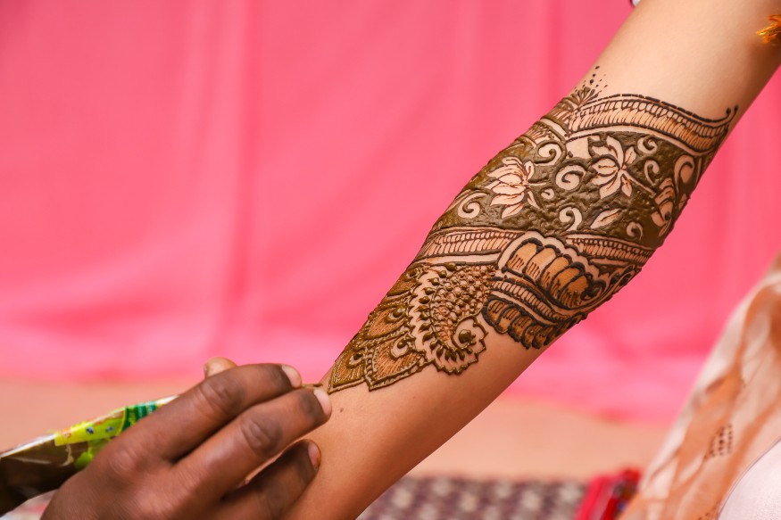 Teej 2022 Mehndi Designs: Latest Trendy Henna Patterns For Hariyali ...