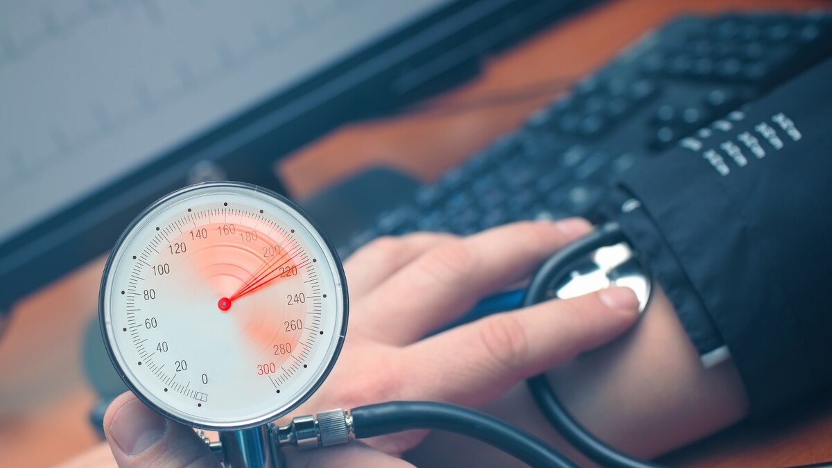 How Berries, Apples, and Wine Can Help Improve Your BP Levels - News18