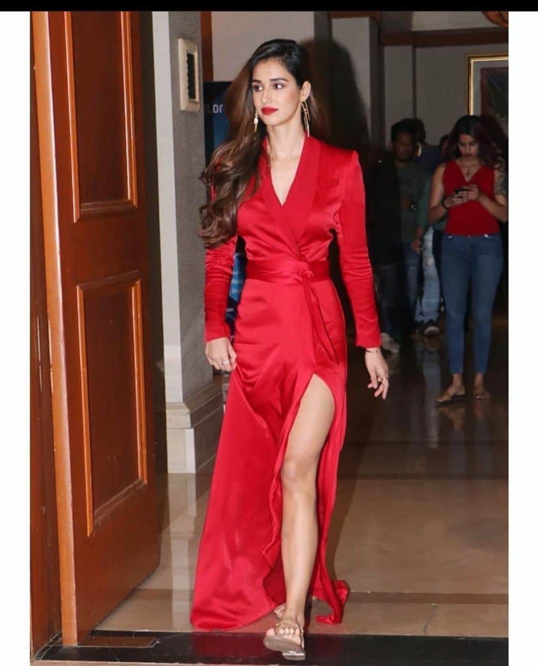 Disha Patani Flaunts Toned Body In Blue Dress, See The Diva's Sexiest ...