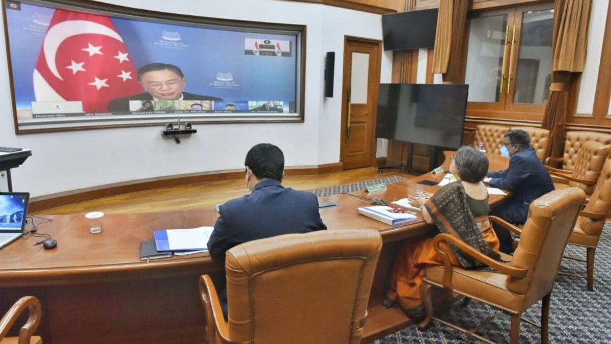 India, Singapore Discuss Ways to Cooperate in Indo-Pacific - News18