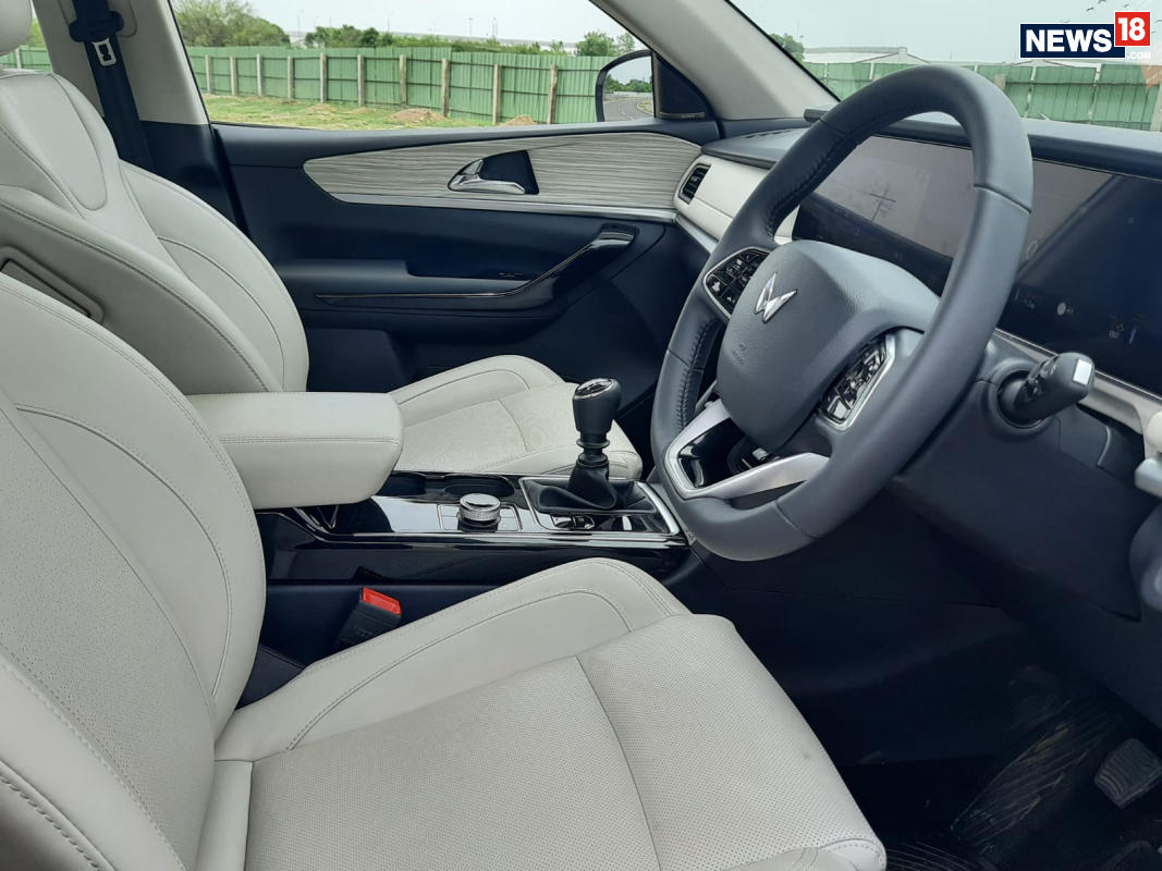 In Pics: Mahindra XUV700 SUV: Detailed Image Gallery of Design ...