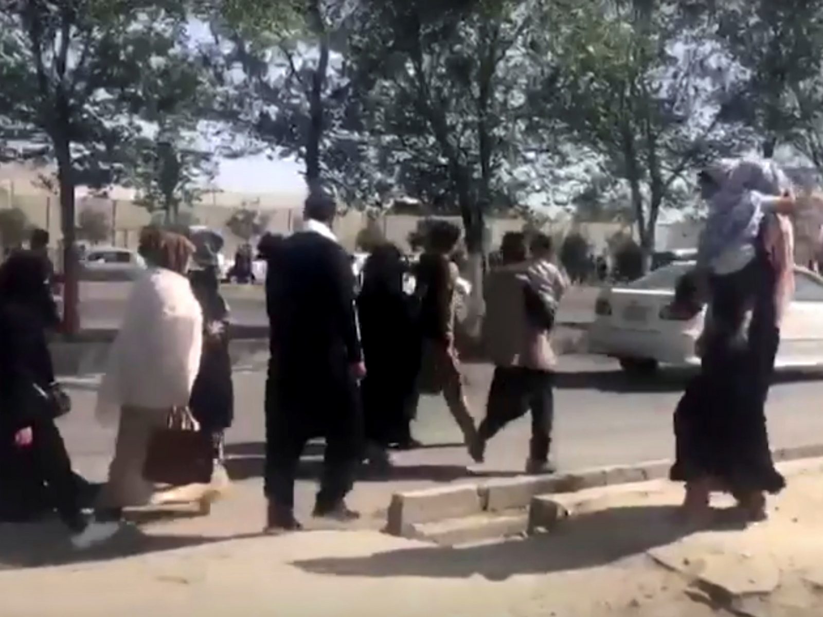 Kabul Airport Plunges into Chaos, Residents Flee as Taliban Takes Over ...