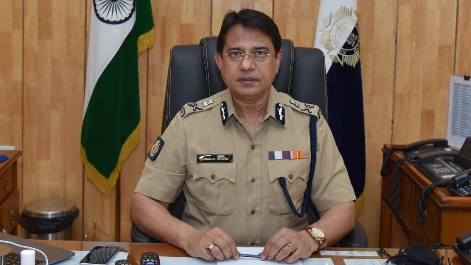 Kolkata Police Commissioner Spends Night Patrolling, Checking Security ...