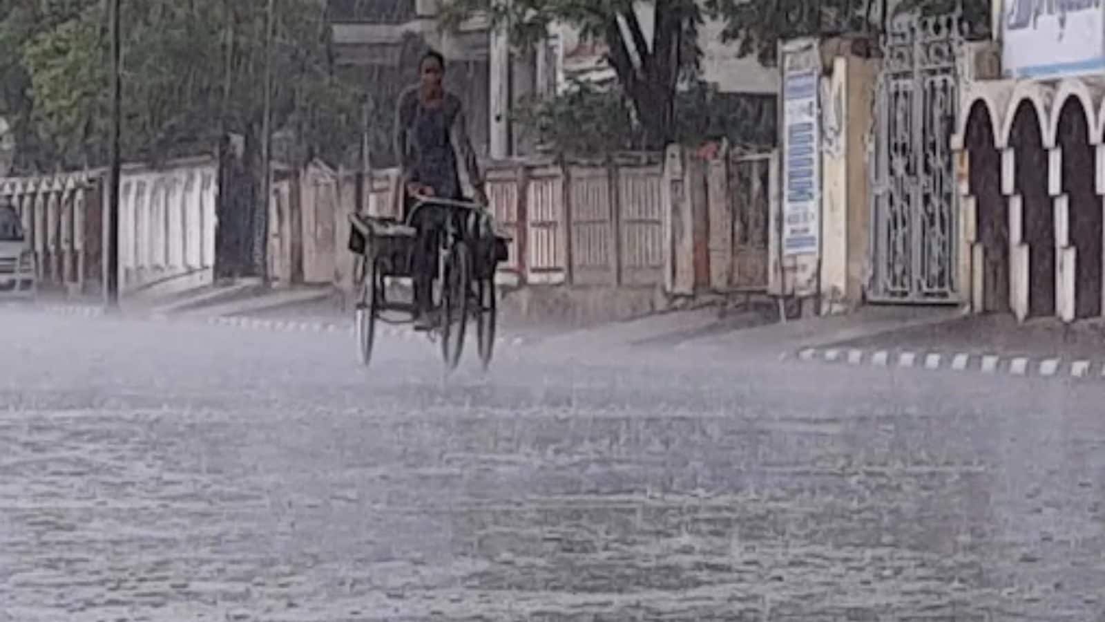 MP Weather: Red Alert Sounded for 11 Districts, Orange for 22 Others ...