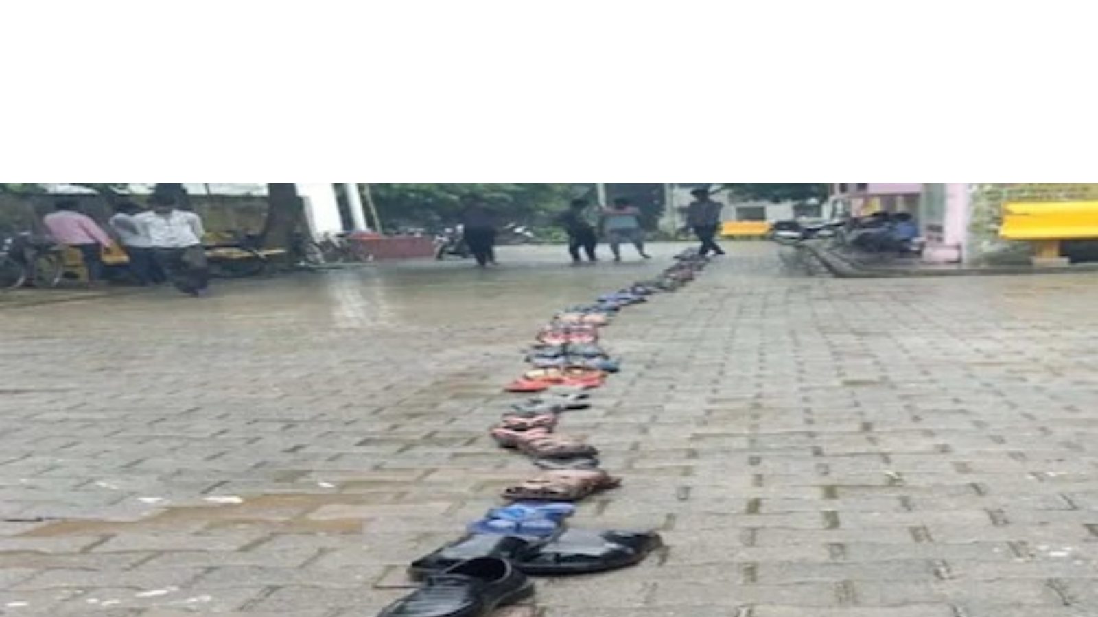 Viral Video Shows Long Line of Shoes Outside Vaccination Centre in UP’s ...