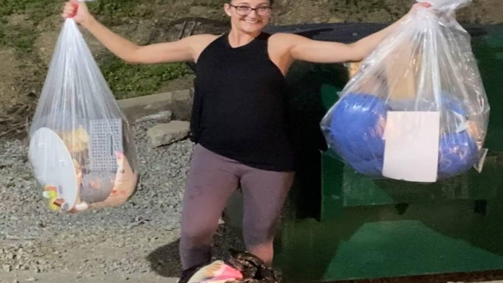 Texas Woman, Mother of 4, Earns Rs. 73,000 Per Week Through Dumpster ...
