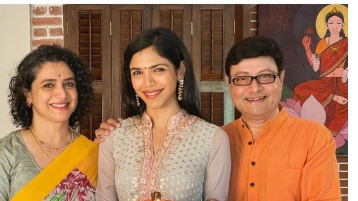 Happy Birthday Sachin Pilgaonkar and Supriya Pilgaonkar: Celebrities ...