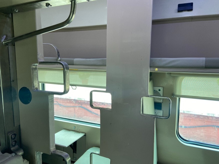 Indian Railways’ First AC-3-tier Economy Coach to Run from Prayagraj to ...