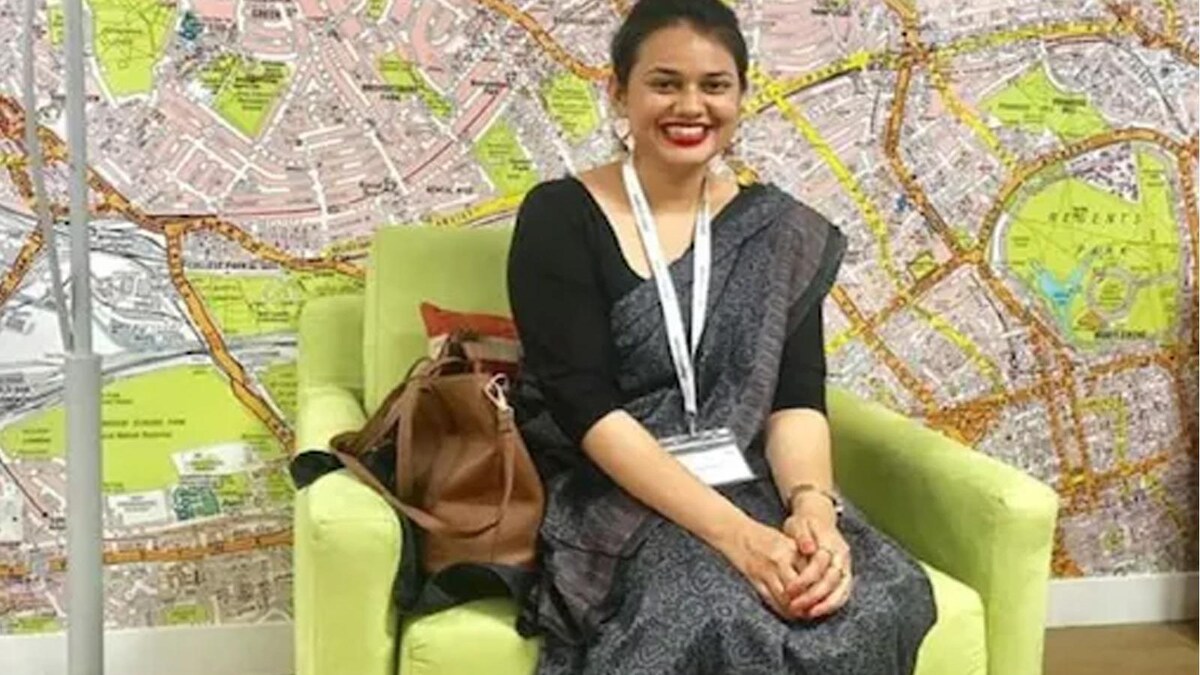 The Story Tina Dabi, Who Topped UPSC Exam In First Attempt - News18