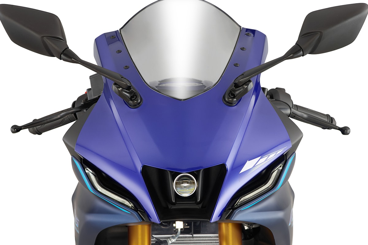 In Pics: 2021 Yamaha YZF-R15 V4 Launched, See Design, Features and More ...