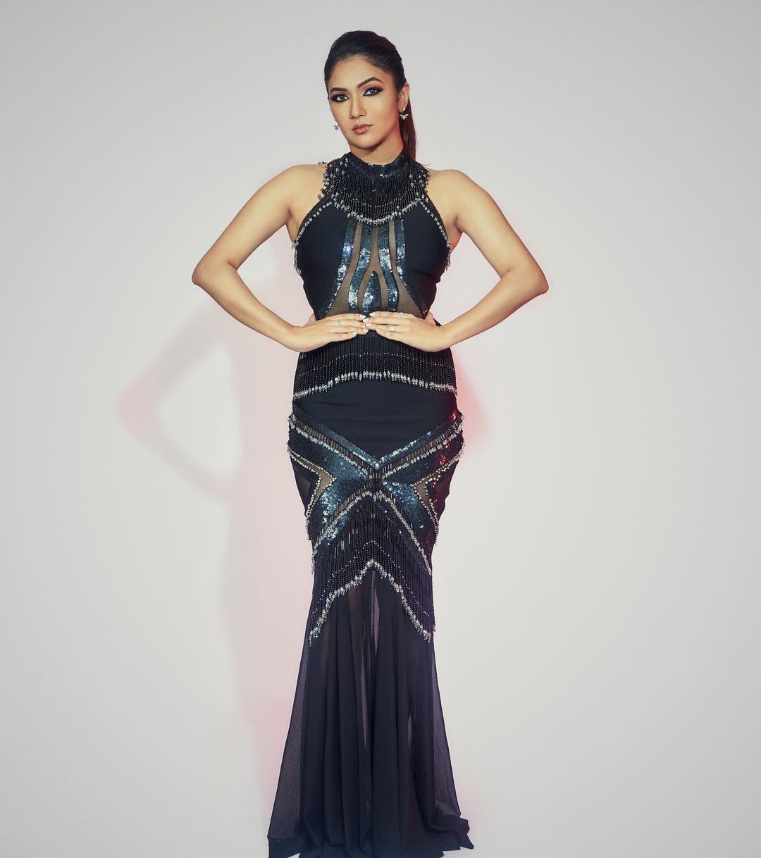 Ridhima Pandit Amps Up Style Quotient In Black Bodycon Outfit, See Her ...