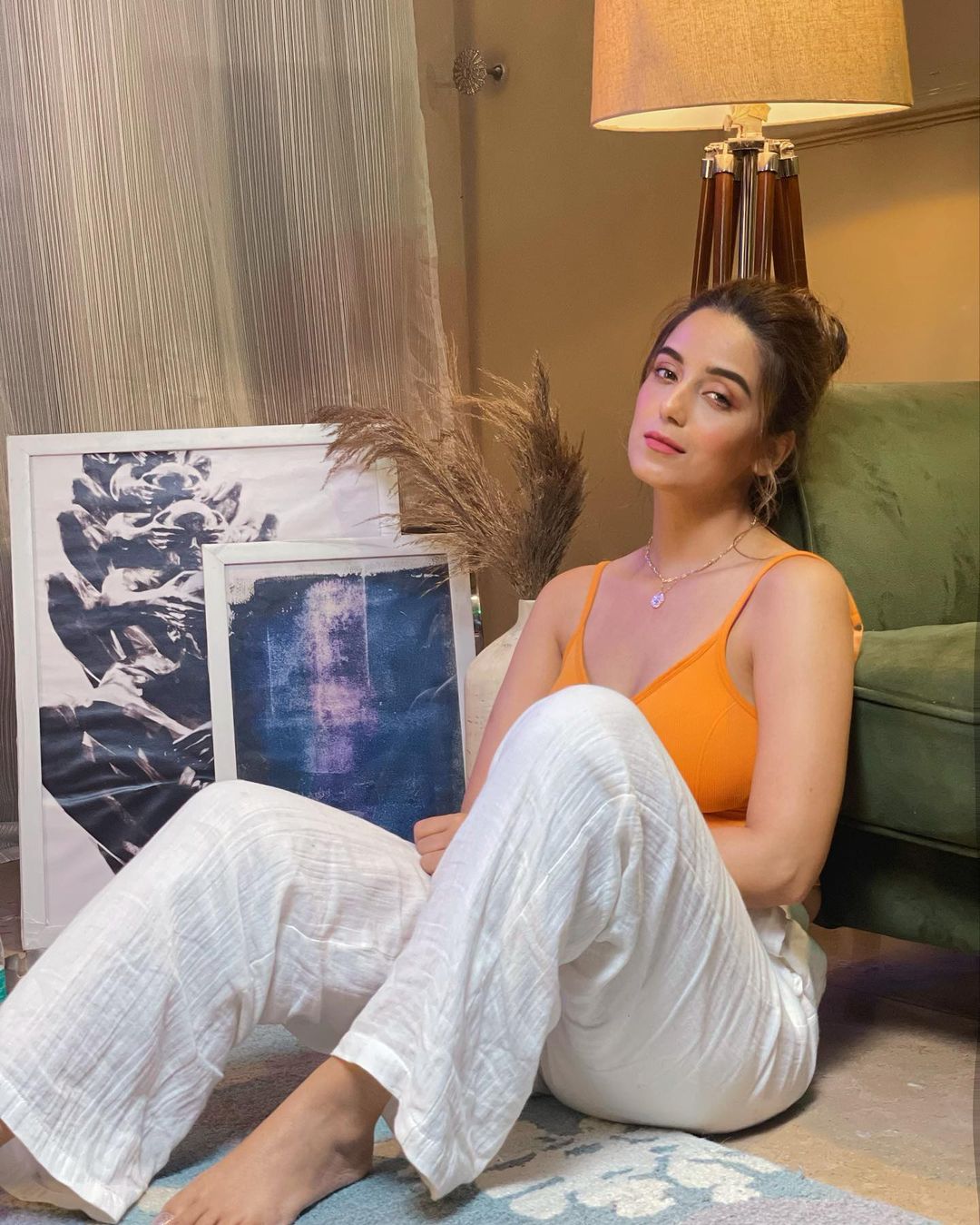 Srishty Rode Is A Perfect Mix Of Sweet, Sexy; Check Out Her Drop-dead ...