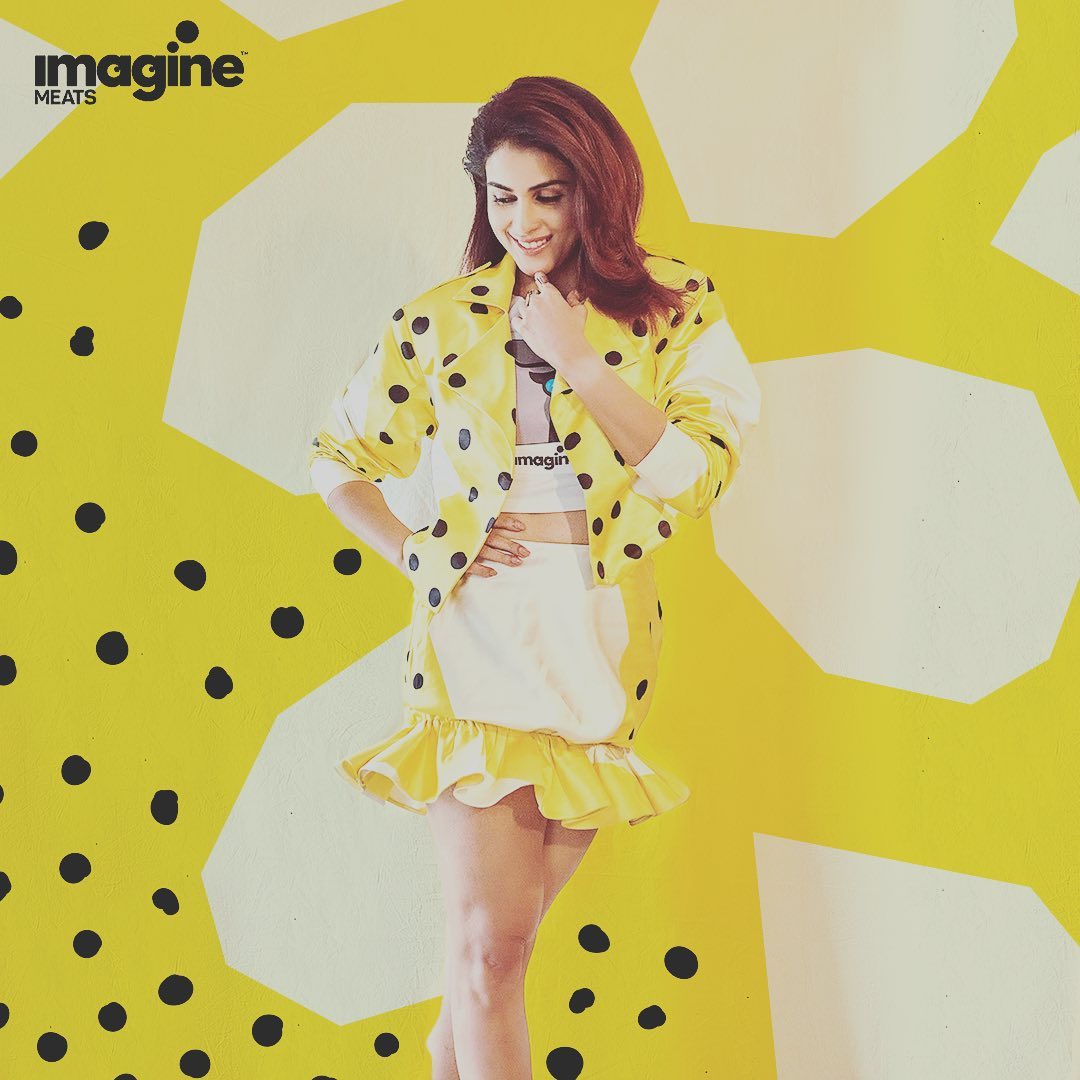 Genelia D'Souza Looks Chic, Glam In These Quirky Outfits; Check Out ...