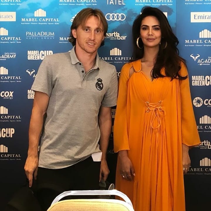 Times When Bollywood Stars and Sporting Icons Got Together - News18