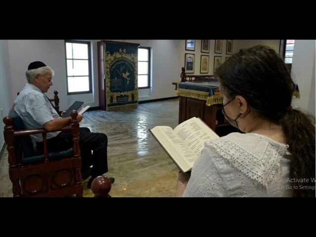 Bahrain's Tiny Jewish Community of 50 Worships in Public for First Time ...