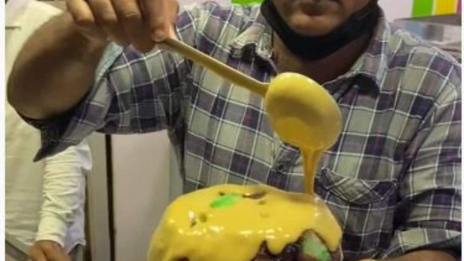 Giant 'Ice Gola' Weighing 5.5 Kg from Gujarat Street Goes Viral | Buzz ...