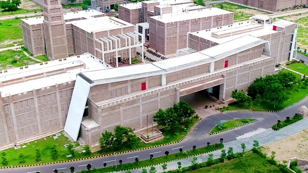 Vice President to Inaugurate Innovation Cluster at IIT Jodhpur - News18