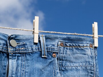 How Often Should You Wash Your Jeans? A Beginner's Guide to Cleaning ...