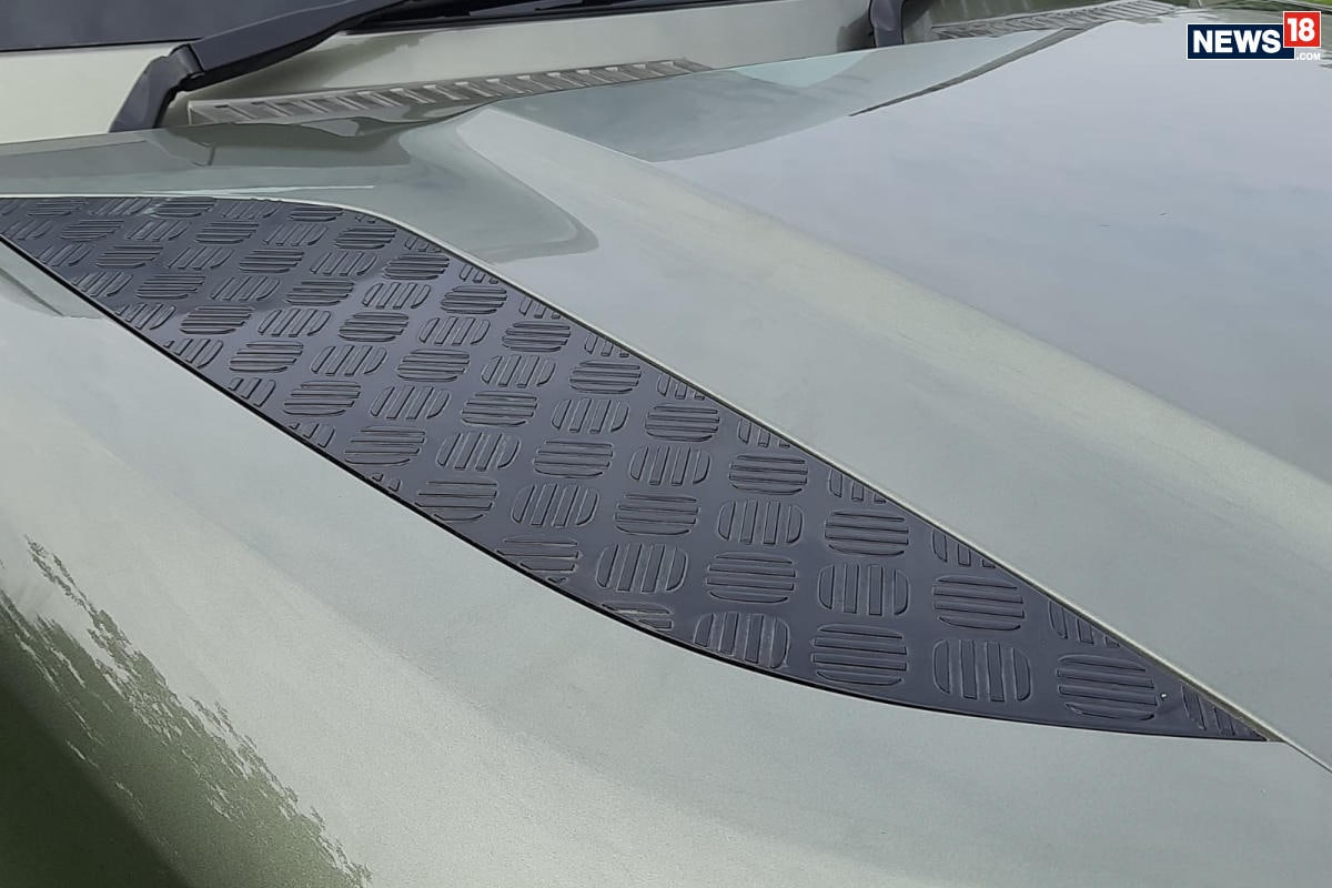 In Pics: 2021 Land Rover Defender 90 - Closer Look at Design, Features ...