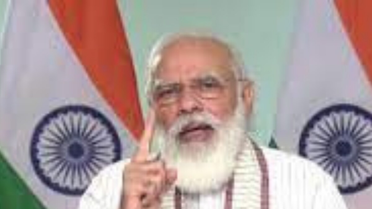 Andhra Father-Son Duo Makes 14-Feet Tall Statue of PM Modi Using Scrap ...