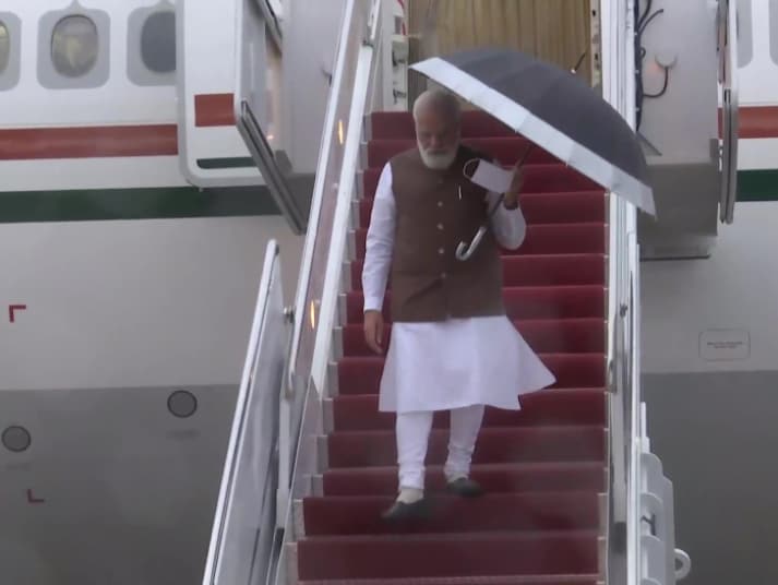 Narendra Modi in America: PM Arrives in US for 3-day Trip Amid Loud ...